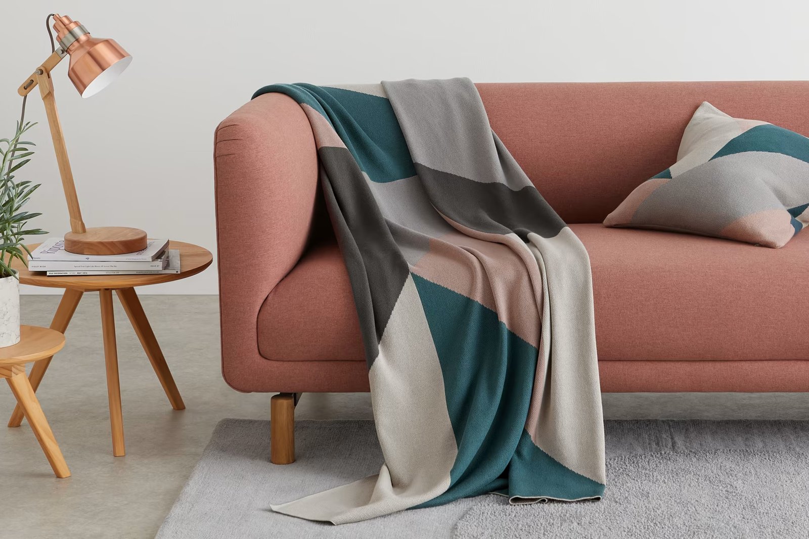 17 Easy Ways to Style Your Home with Throw Blankets | Realicozy